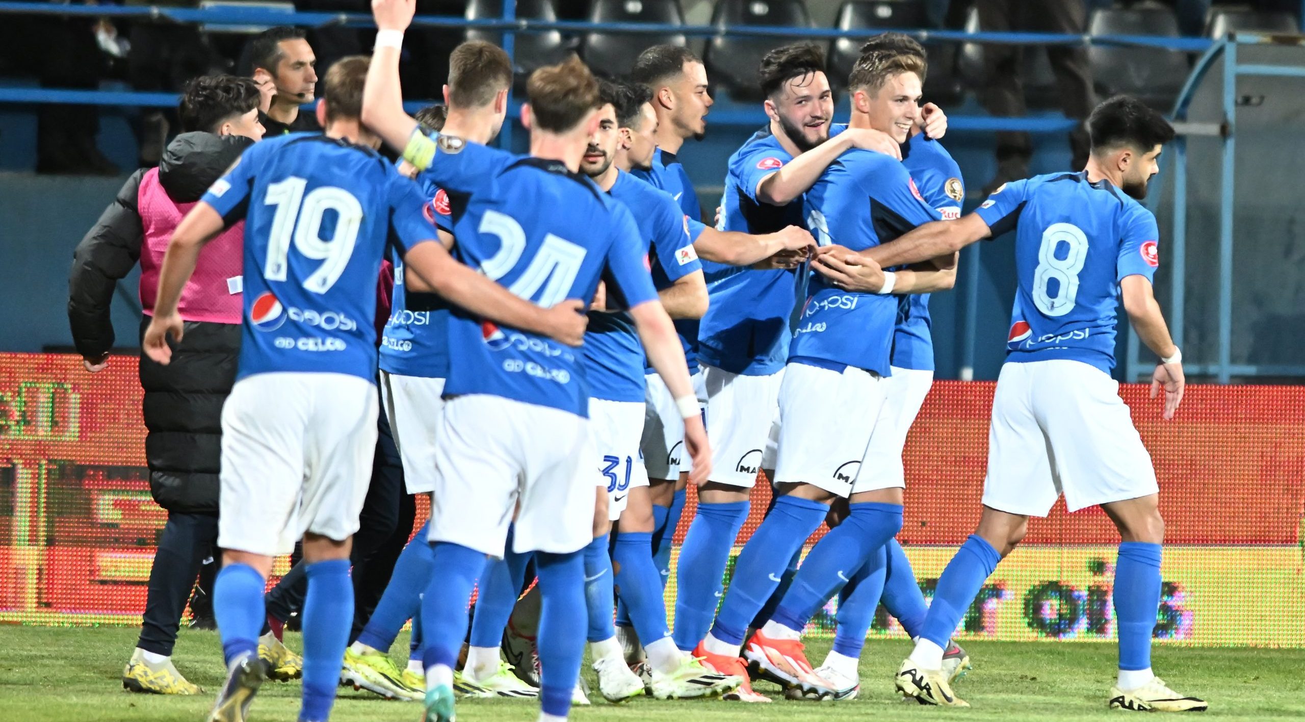 Farul joacă de 3 ori împotriva aceluiaşi adversar în această vară ...